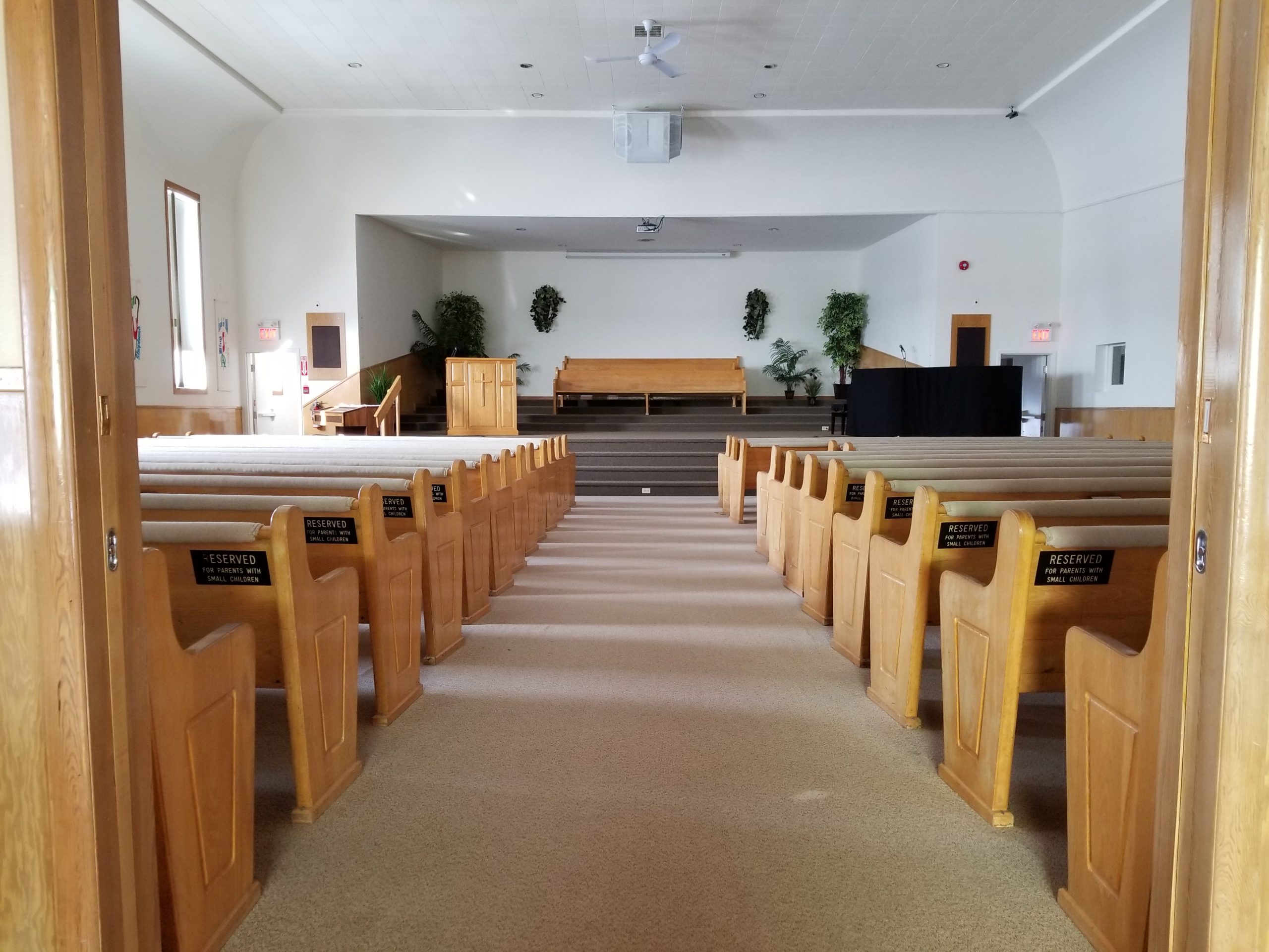 foyer-to-sanctuary – Blumenort Mennonite Church